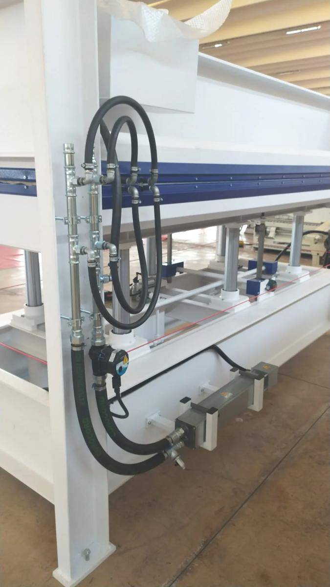 OMC Veneer press PL 105 LC 30/13 buy second-hand