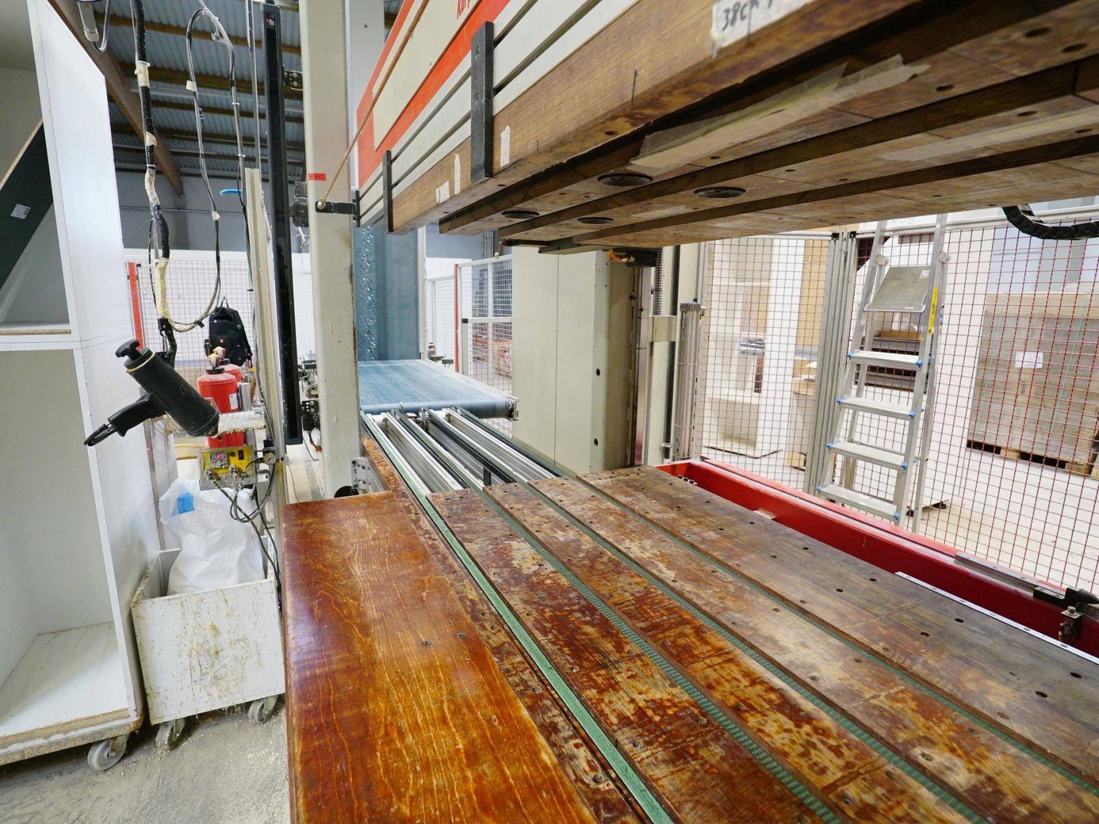 Production line for carcase furniture Plant for the production of ...