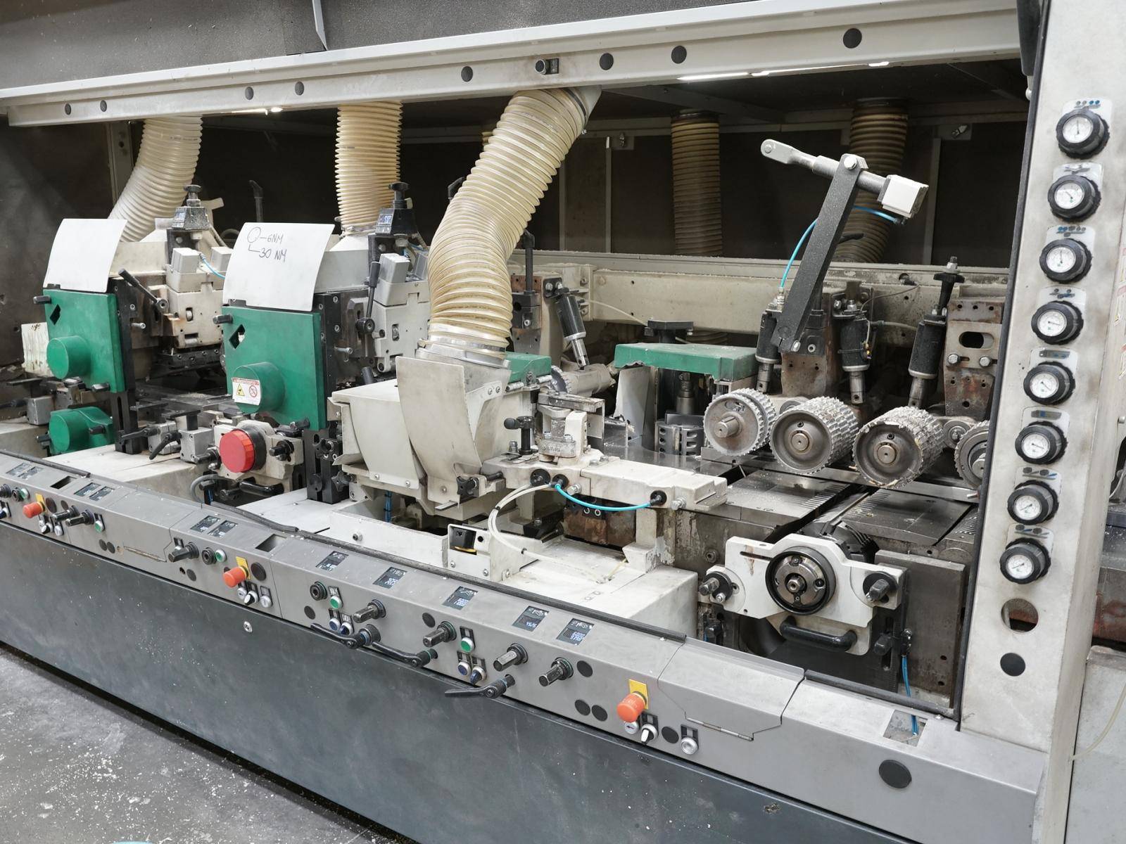 WEINIG Planing line with automatic infeed and automatic destacking ...