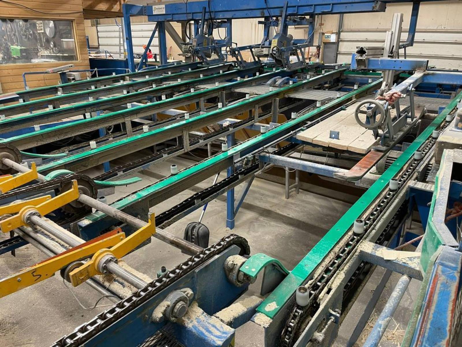 Stacking and destacking device Automatic loading and unloading system ...