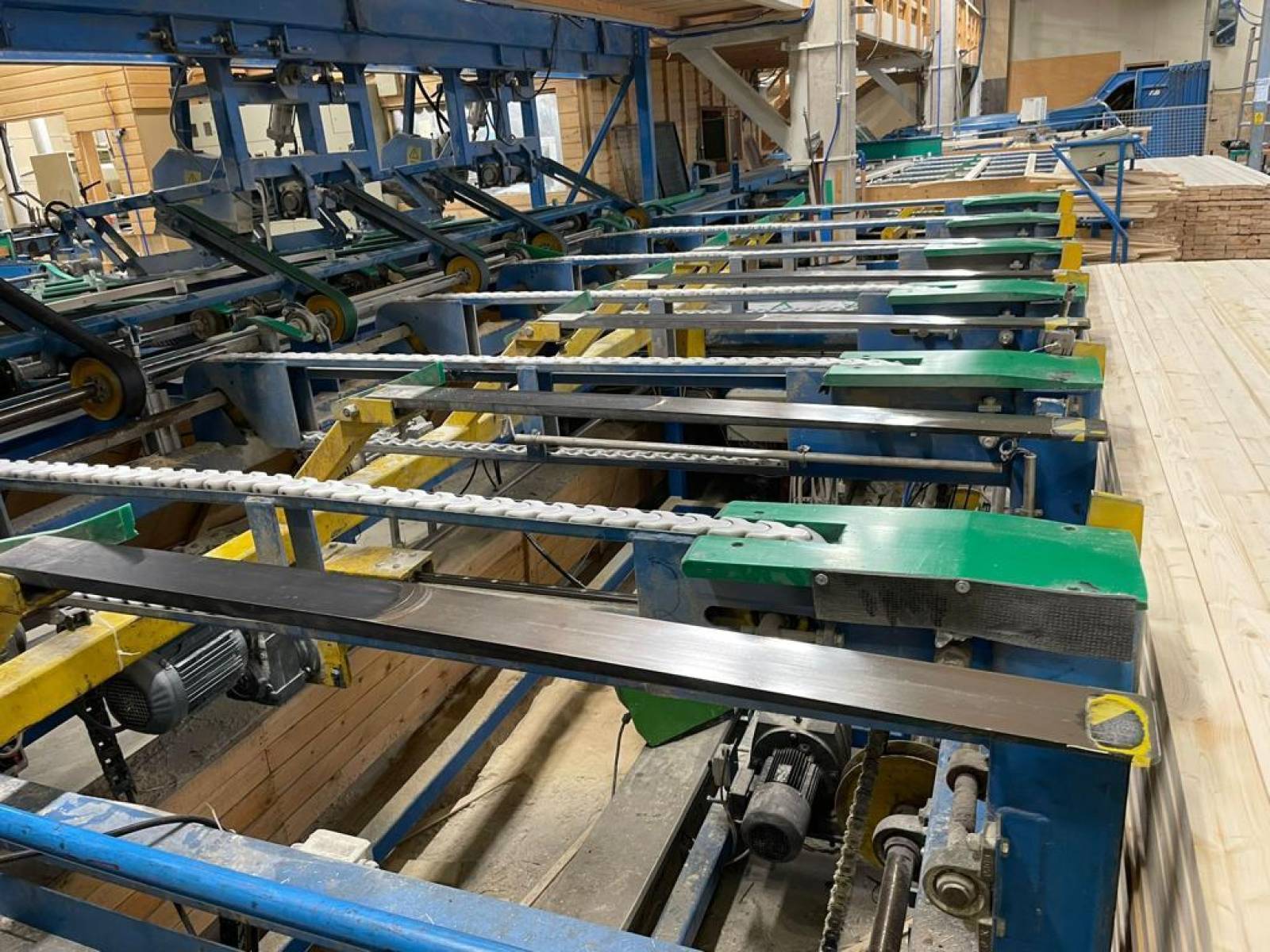 Stacking and destacking device Automatic loading and unloading system ...