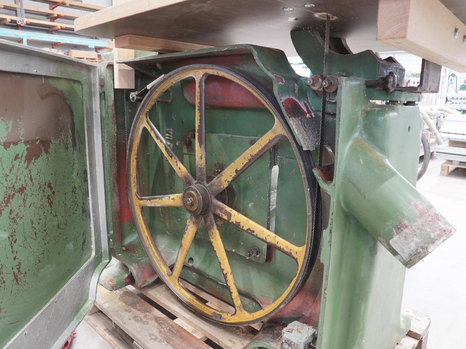 PLOVDIV Band saw BU 801 buy second-hand