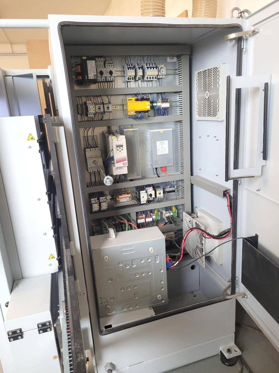 WEEKE Vertical CNC machining centre BHX 050 buy second-hand