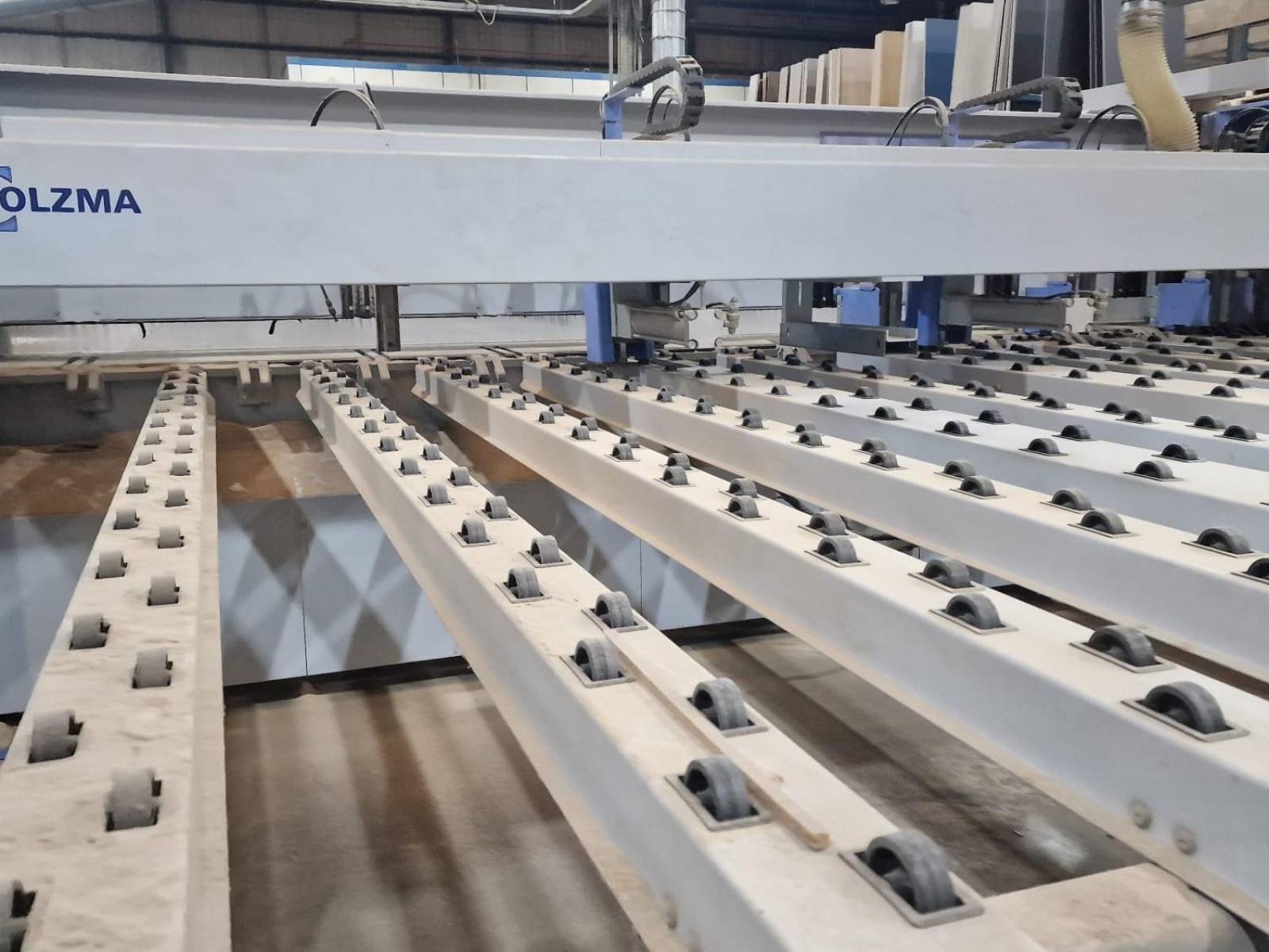 HOLZMA Beamsaw with lift table HPL 430 /43/22/L PROFILINE buy second-hand