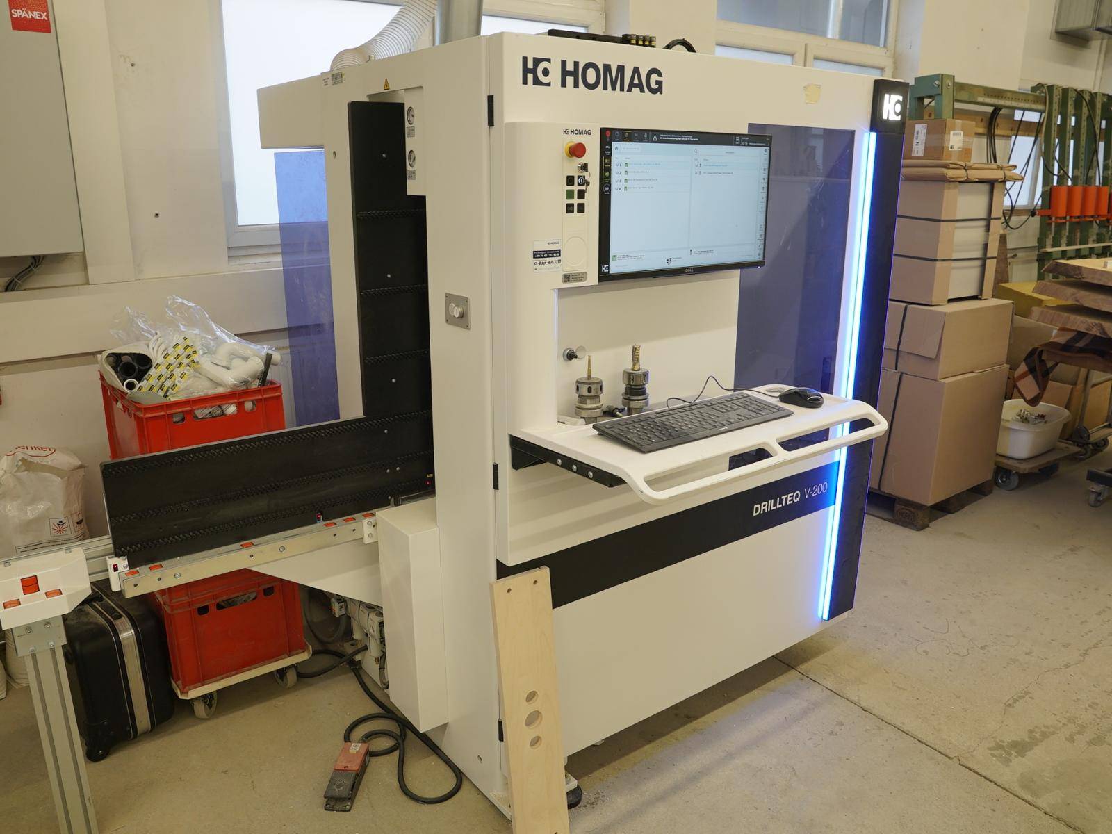 HOMAG Pionowe centrum obróbcze CNC DRILLTEQ V -200 OPTIMAT BHX055 używany