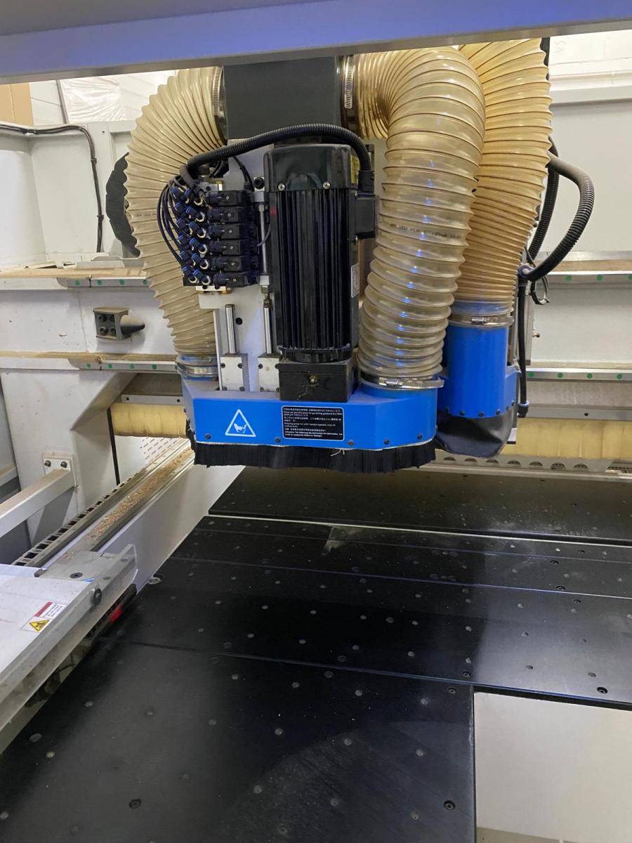 KDT CNC machining centre KN-2309D buy second-hand