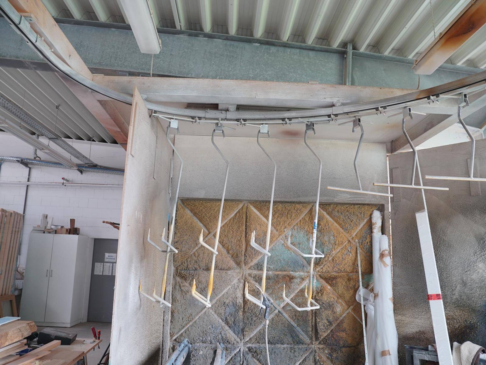 Auction Ceiling conveyor with hooks