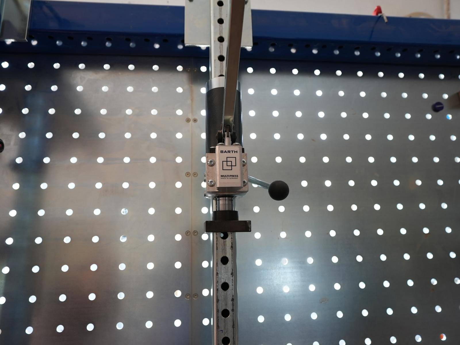 Auktion BARTH Lochplattenpresse RPG L 2540