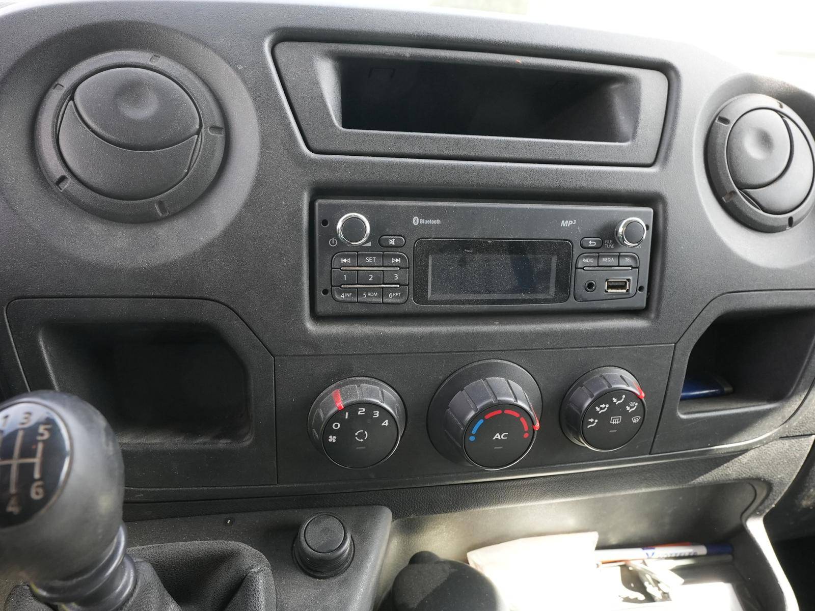 RENAULT Transporter Master Pritsche buy second-hand