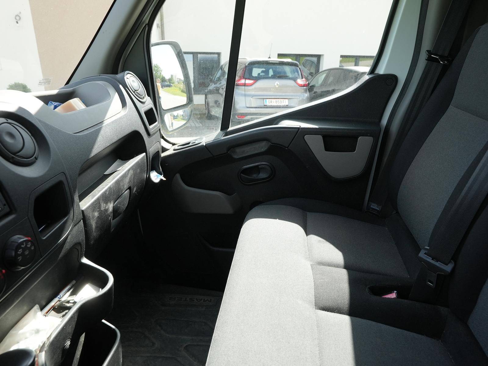 RENAULT Transporter Master Pritsche buy second-hand