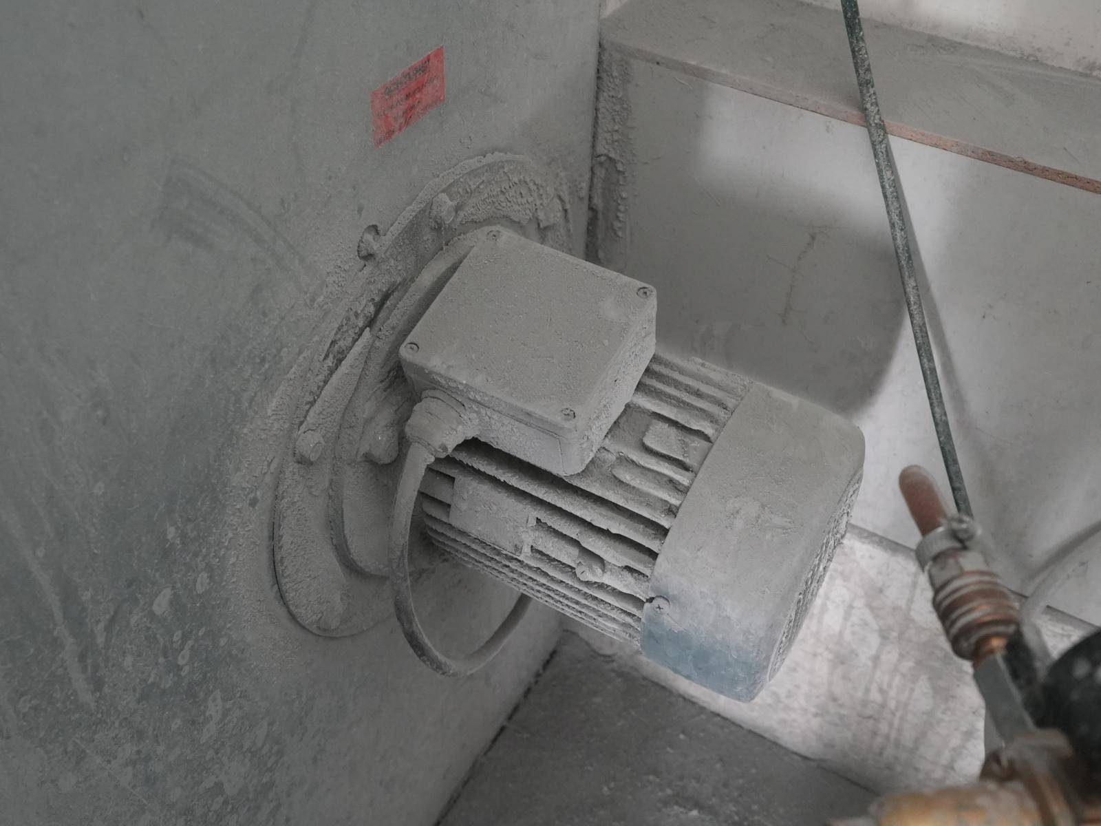 Auction 4.2.25: Paint spray extraction