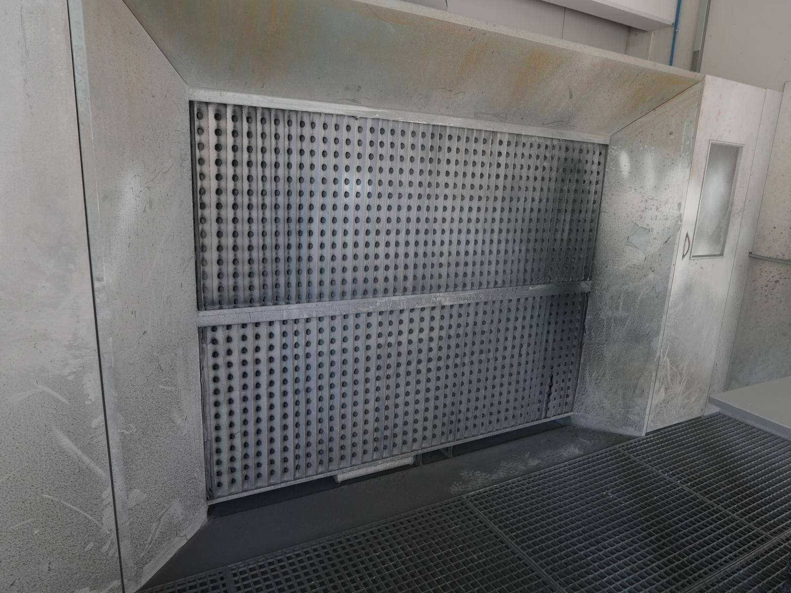 Auction 4.2.25: Paint spray extraction