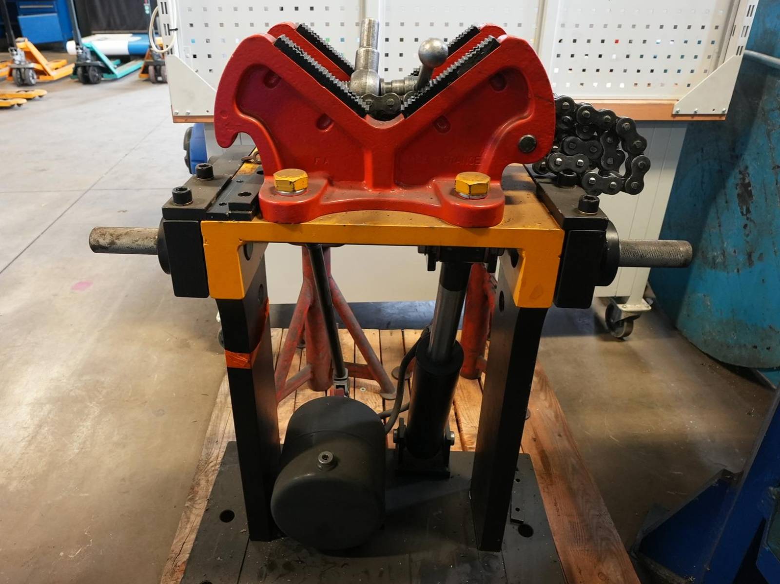 Cylinder assembling stand buy second-hand