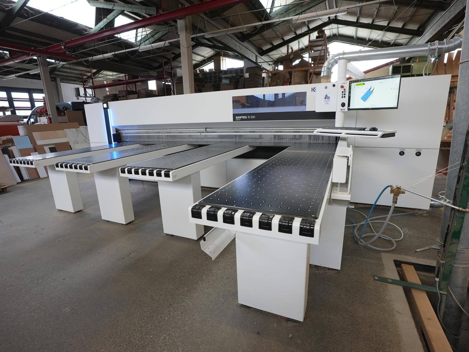 Auktion HOMAG Plattenaufteilsäge SAWTEQ B -300 Profiline HPP 300/43/32