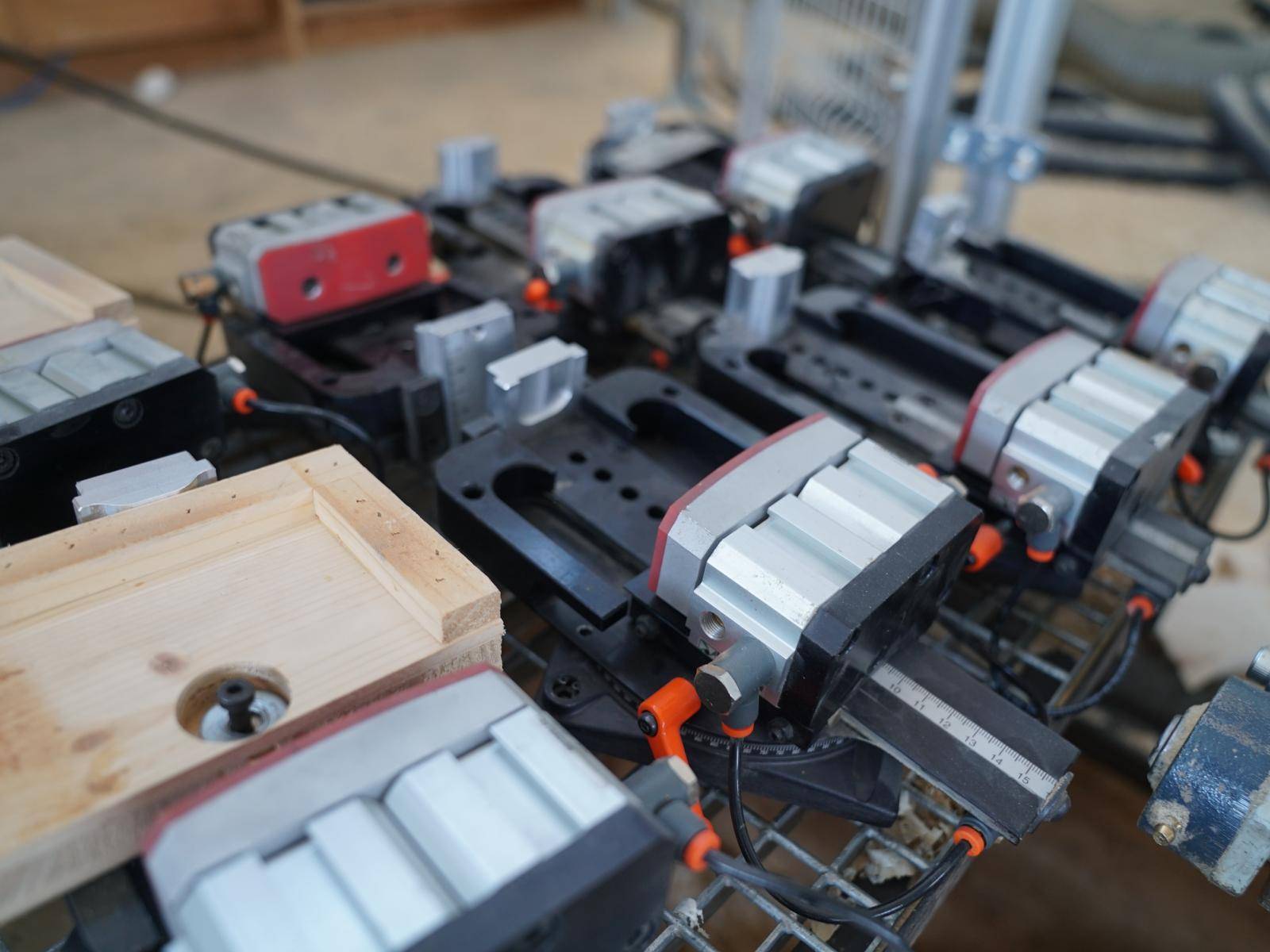 Mechanical clamping system buy second-hand