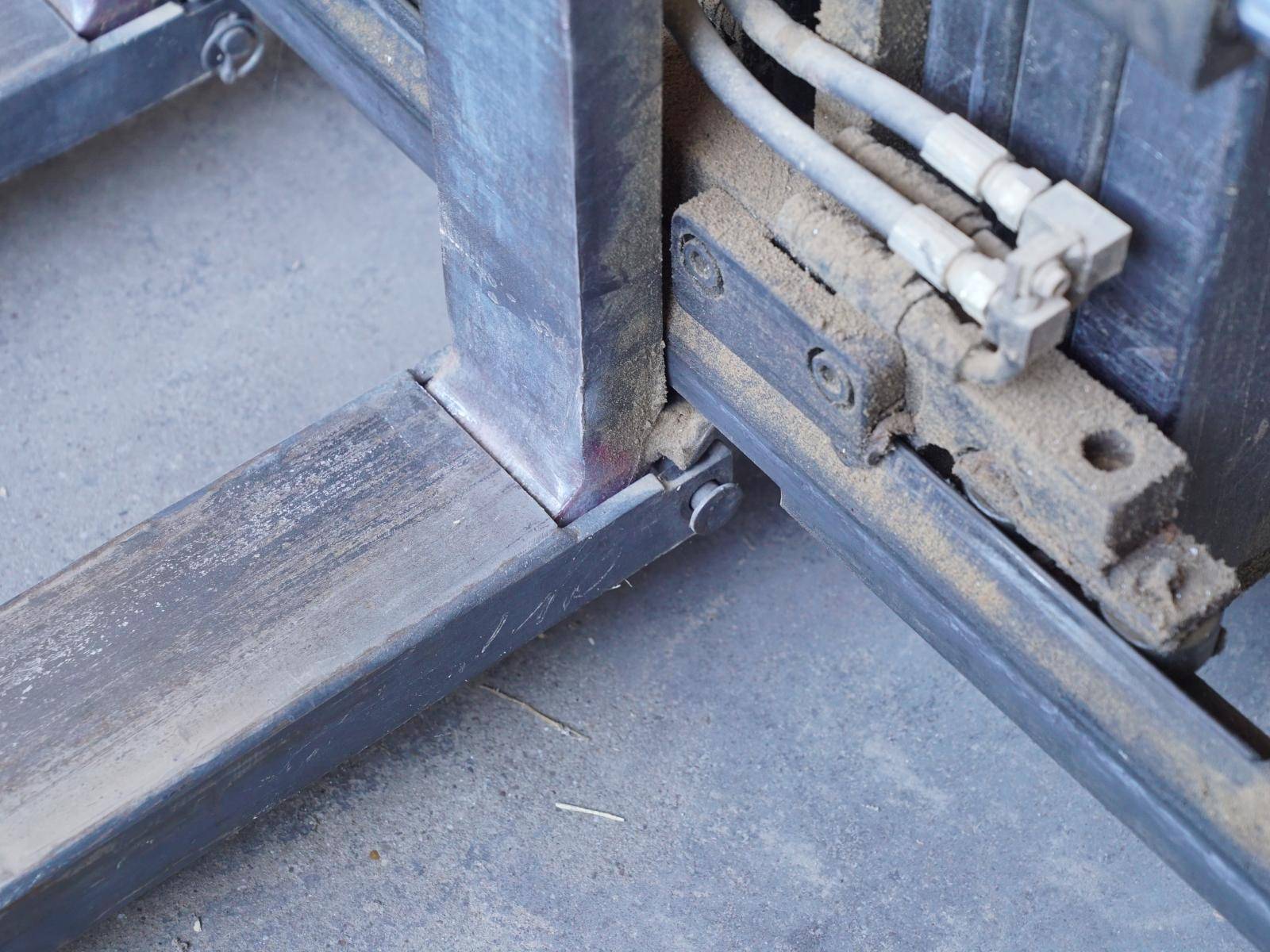 Auction TOYOTA Forklift truck Tonero 35 SAS