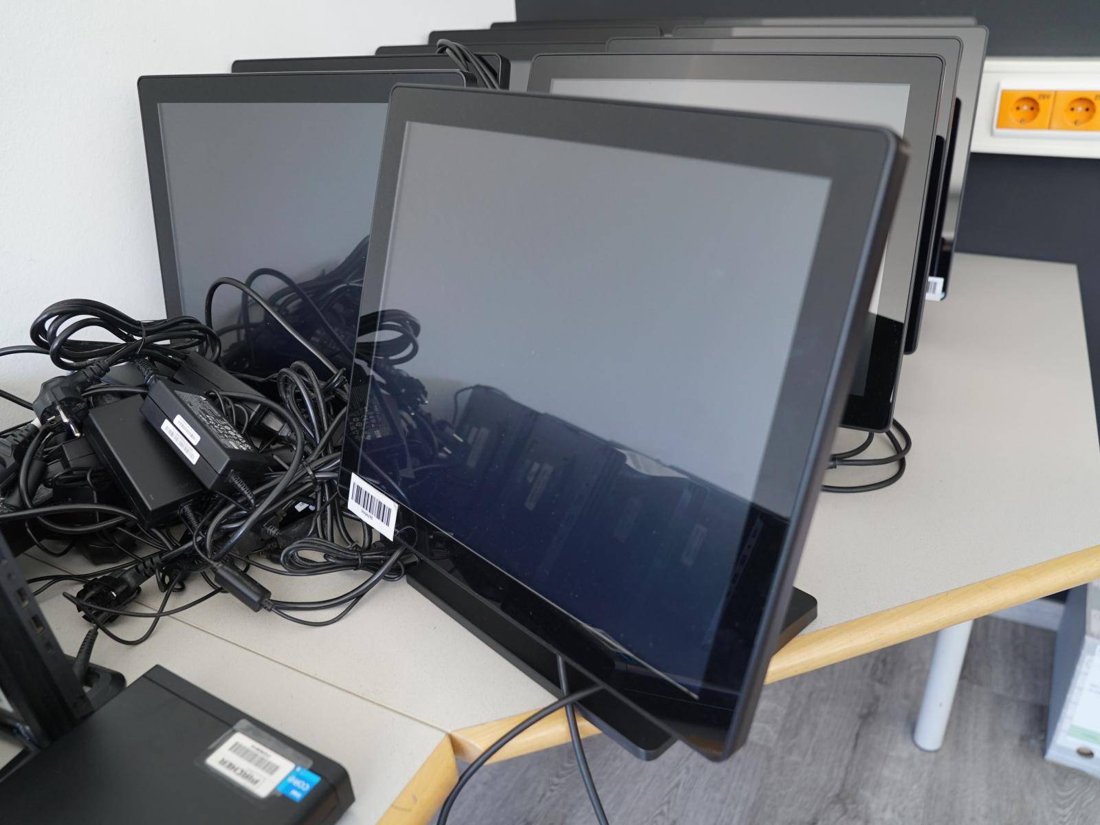 Asta HP PC desktop PRO MINI 400 G9 + IIYAMA ProLite T1721MSC