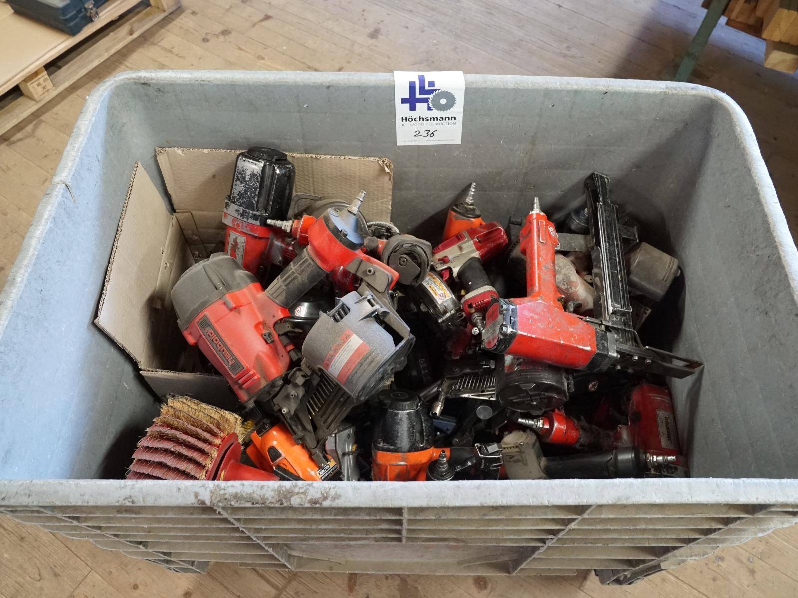 Subasta 29.10.24: Lote de máquinas portátiles ATRO, HAUBOLD, HOLZ-HER ...