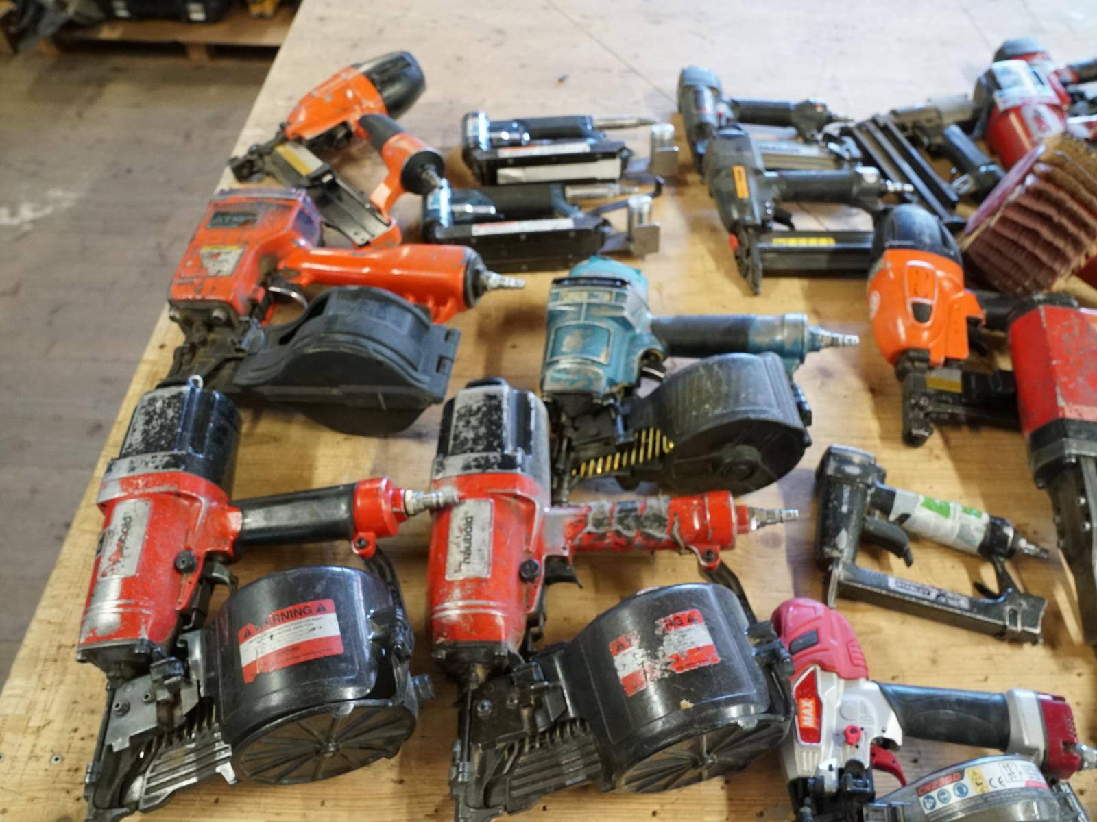 Subasta 29.10.24: Lote de máquinas portátiles ATRO, HAUBOLD, HOLZ-HER ...