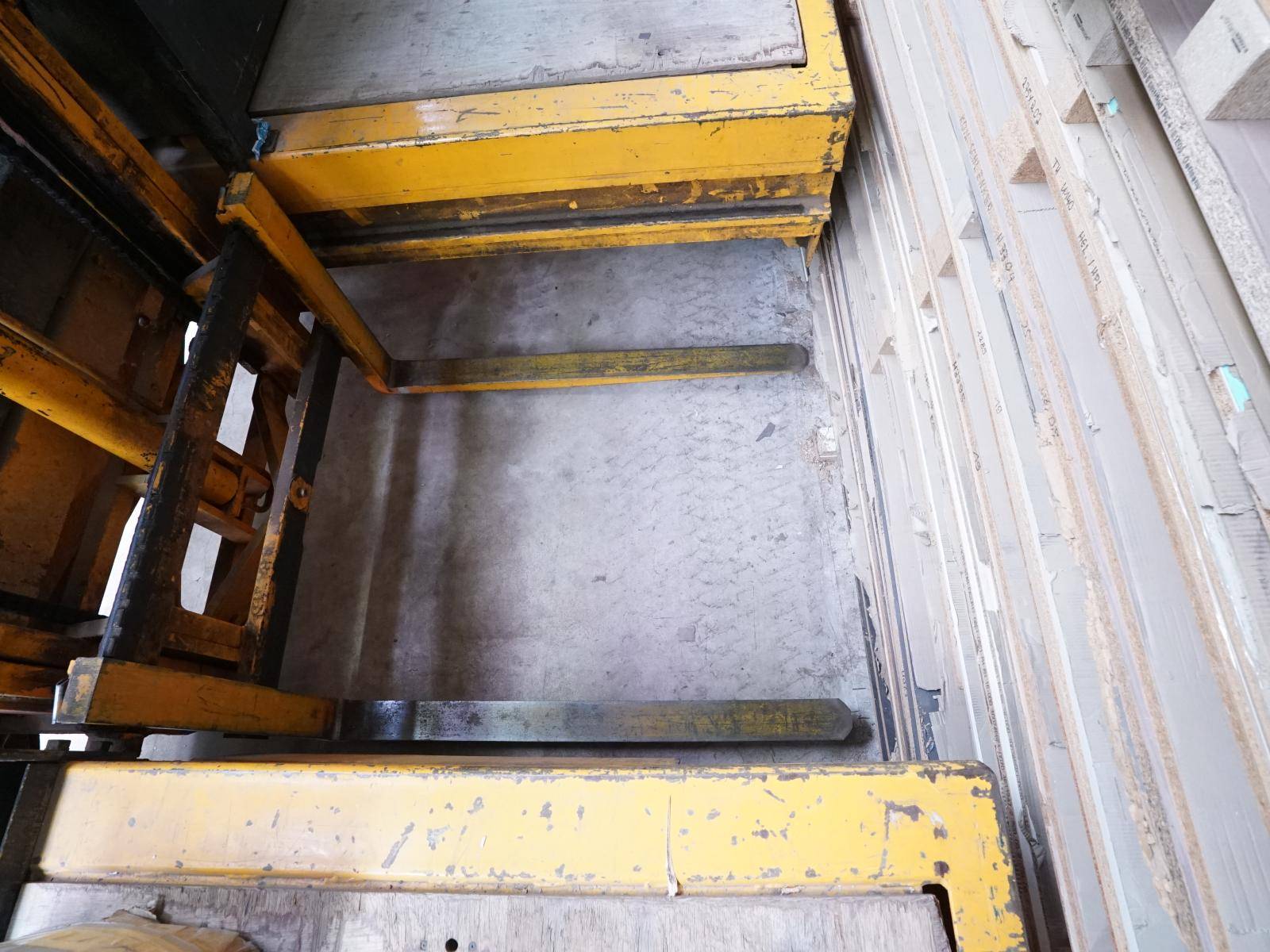 Auction 25.2.25: STEINBOCK Sideloader BOSS 337/MK5A-1