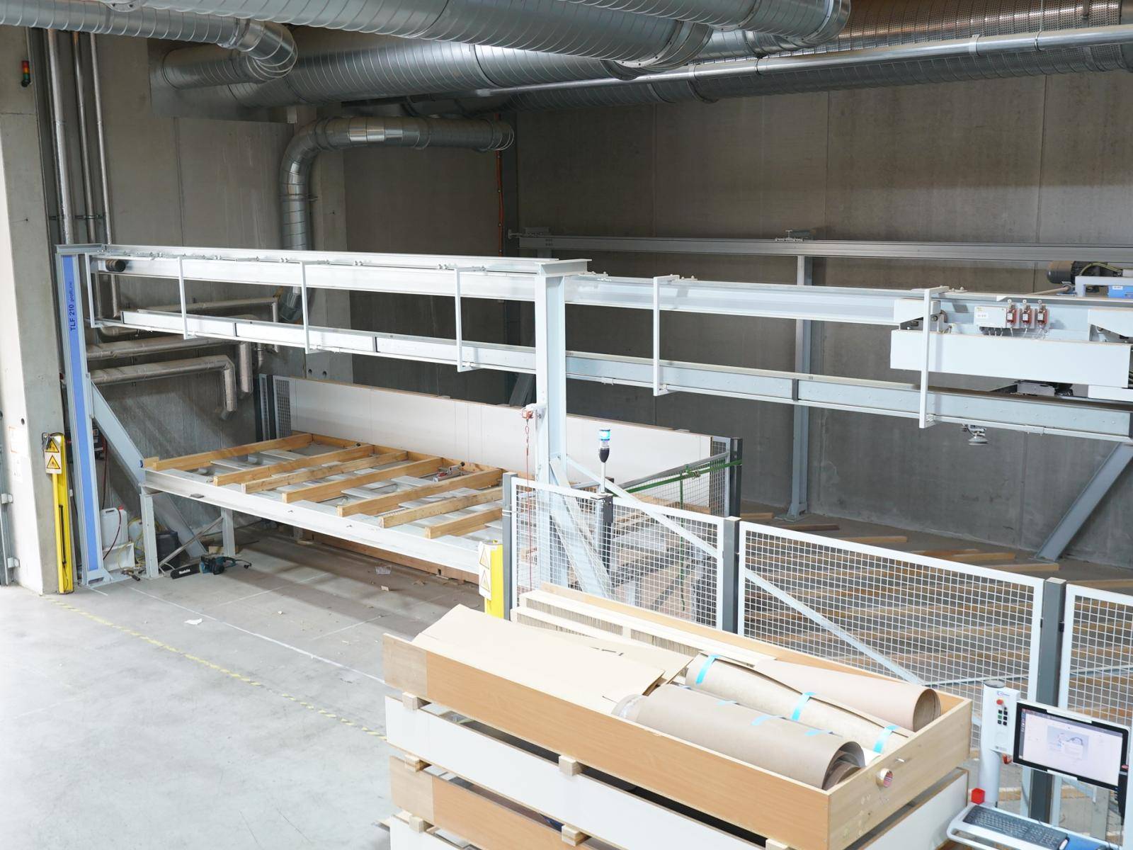 Subasta 28.1.25: HOLZMA sierra con sistema de almacenamiento HPP 300 ...