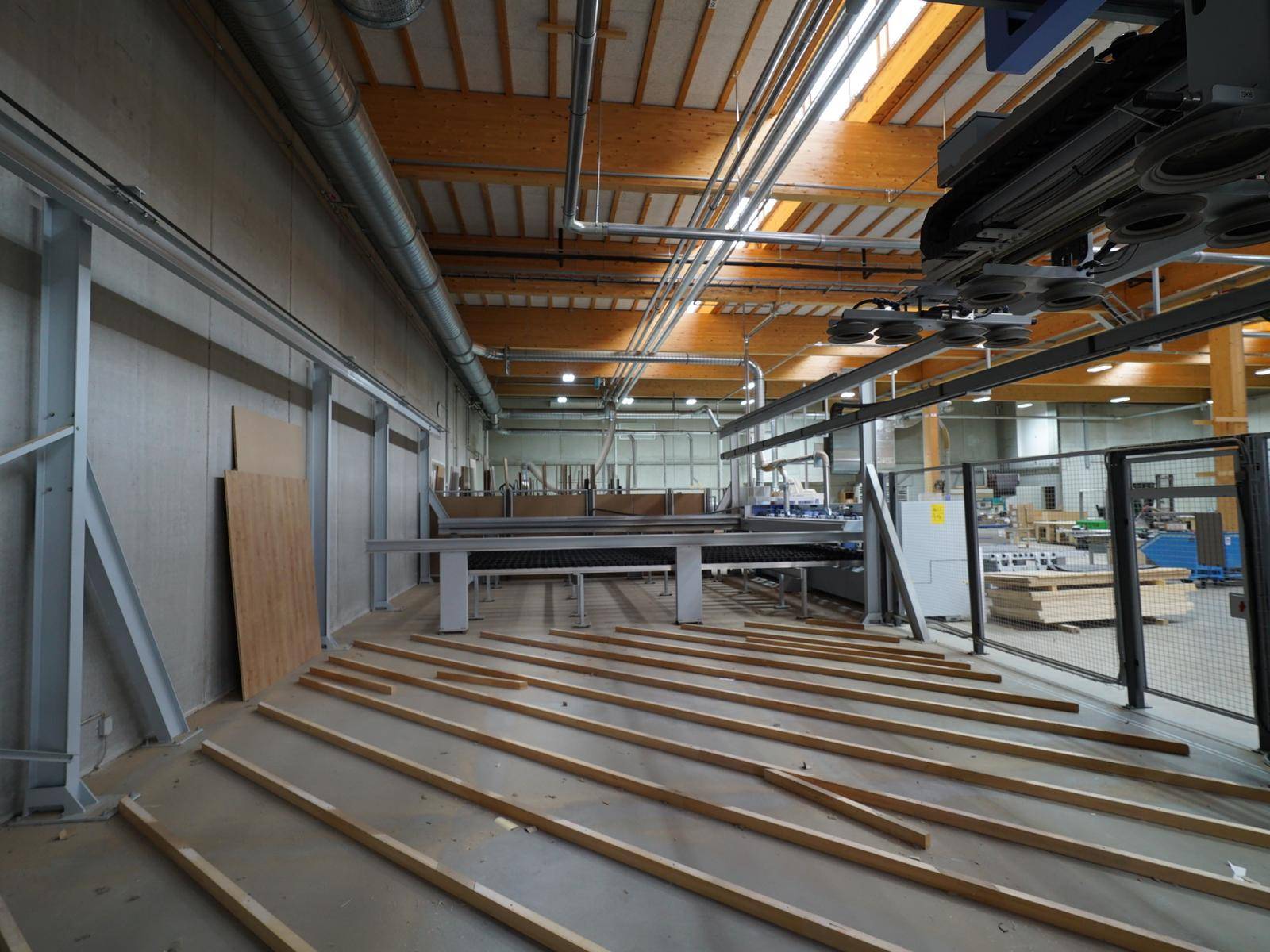 Subasta 28.1.25: HOLZMA sierra con sistema de almacenamiento HPP 300 ...