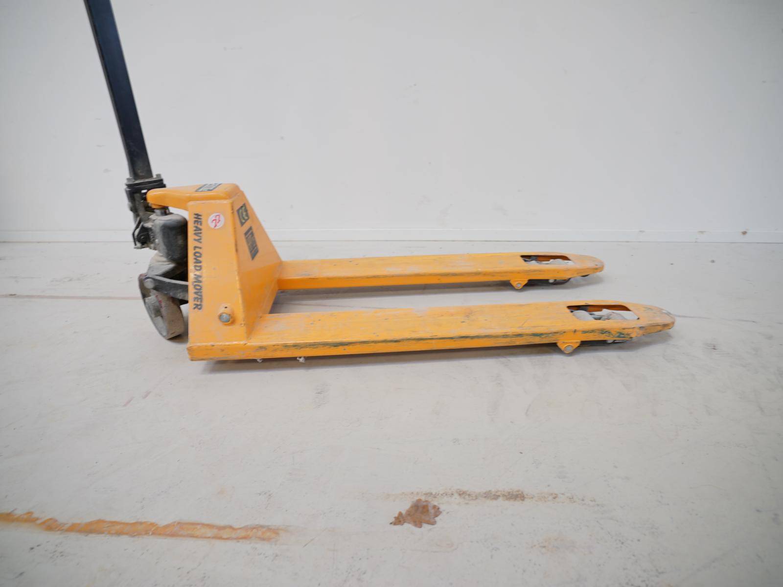 Auction 6.2.25: Hand pallet truck HPT-25-NDV