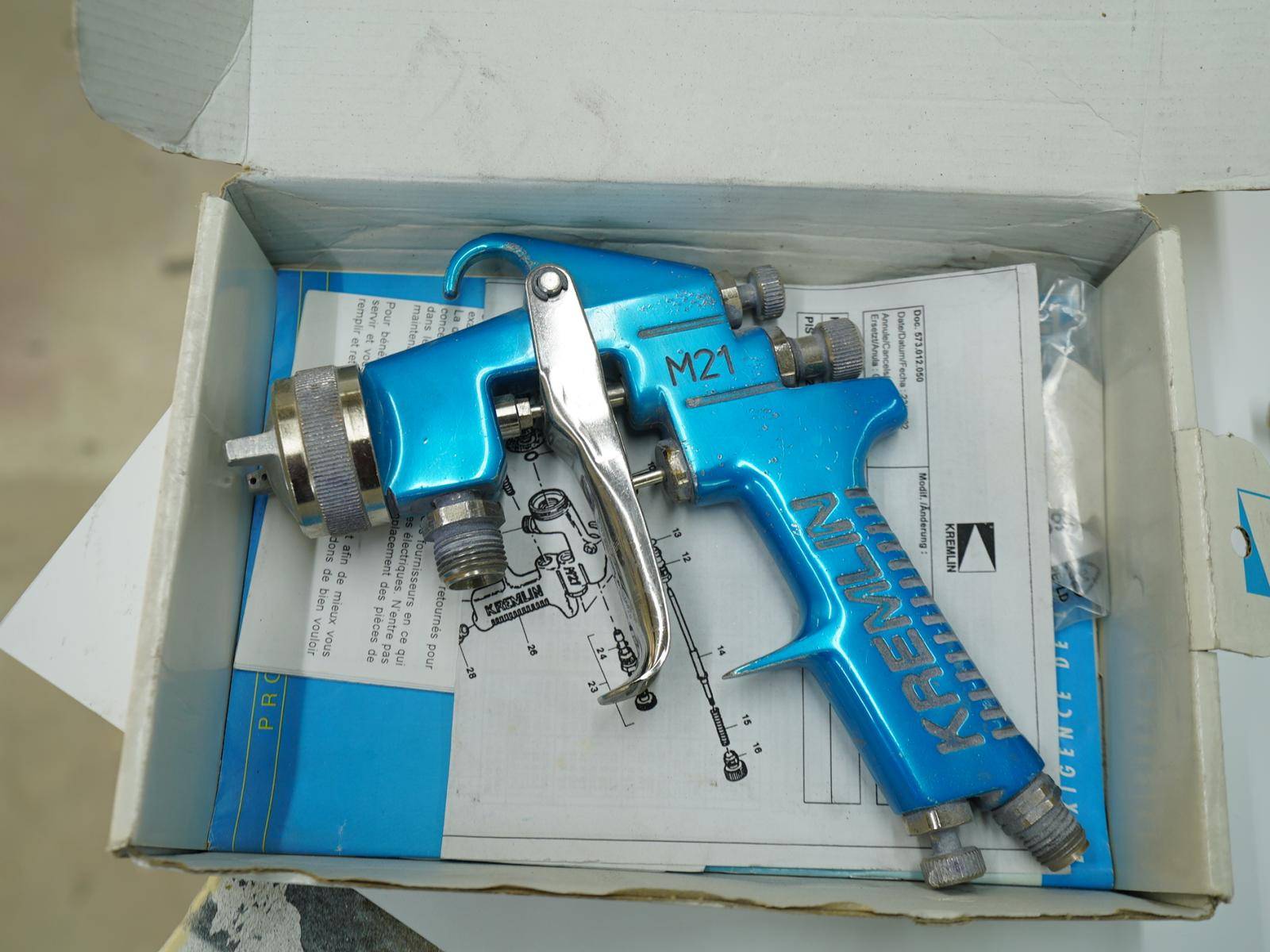 Auction 19.5.26: SATA Spraying gun KREMLIN - Set (3+1)