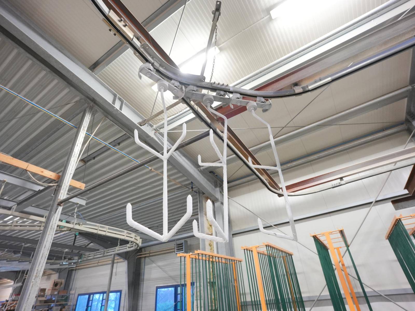Auction 24.2.26: Ceiling conveyor with hooks