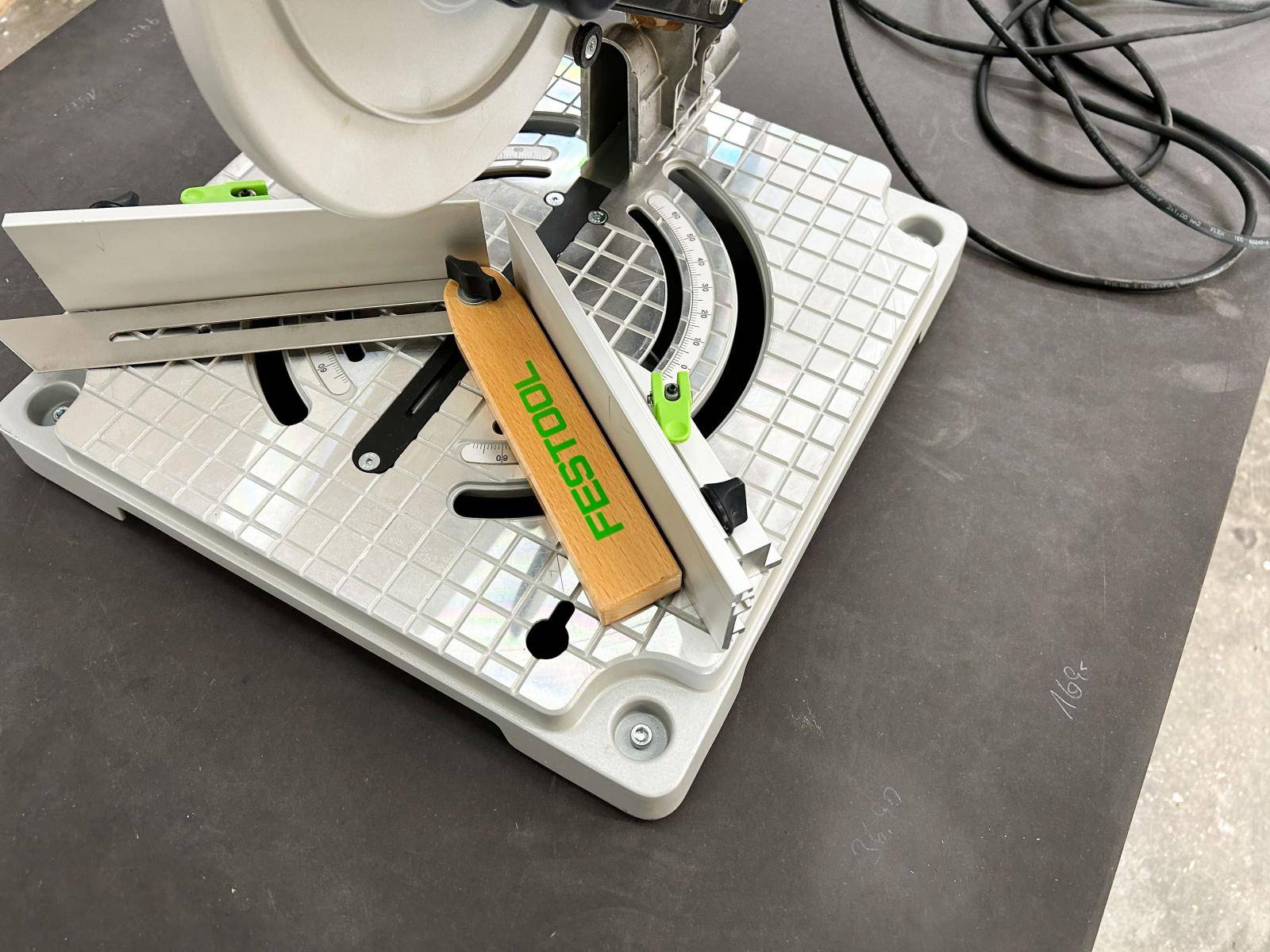 Subasta 14.11.24: FESTOOL Retestador SYM 70 E