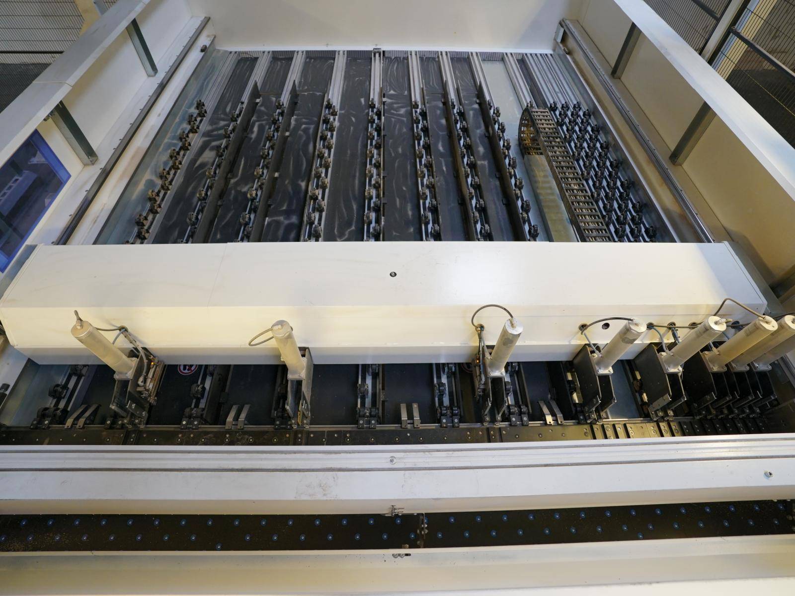 HOMAG Panel dividing saw with gantry vacuum loading system SAWTEQ B ...