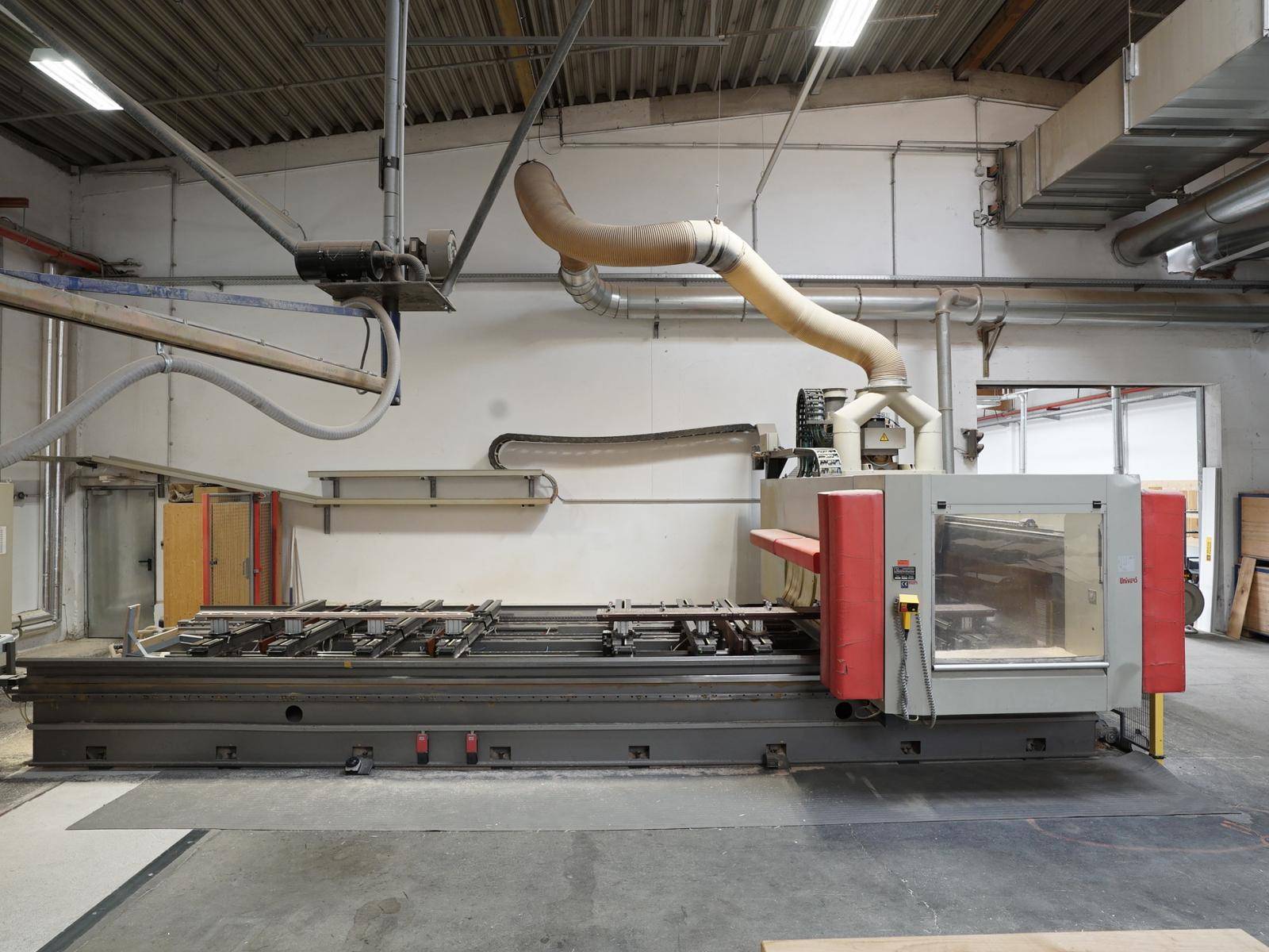 CNC-Bearbeitungszentrum REICHENBACHER UNIVERS 622 gebraucht kaufen