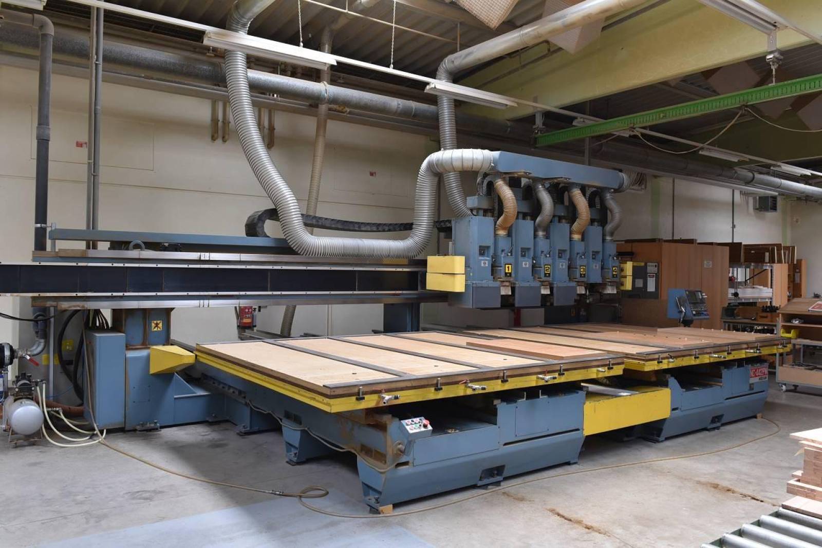 CNC machining centre HEIAN NC 442 PMC 2826 buy second-hand