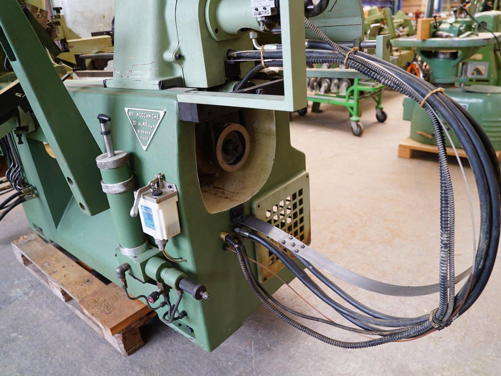 Lathe for short pieces O.M.A.B. MINTOR 100 AE buy second-hand