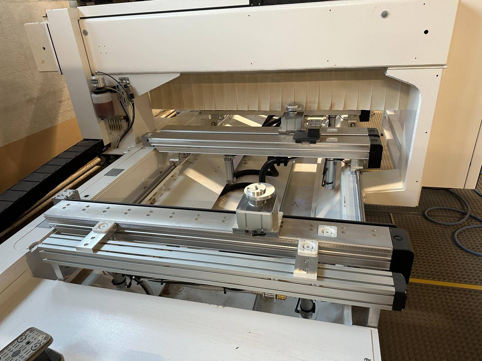CNC machining centre HOMAG CENTATEQ P-200 buy second-hand