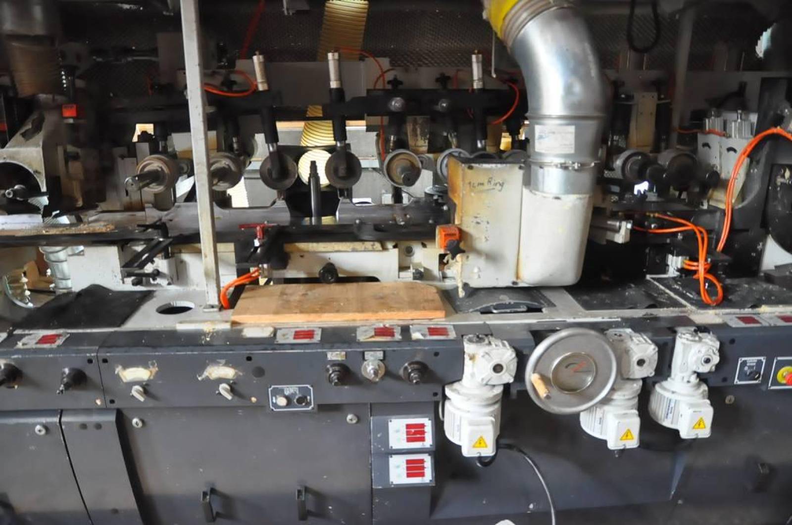 cepilladora y moldurera LEADERMAC MAXIMAC 930 comprar usado