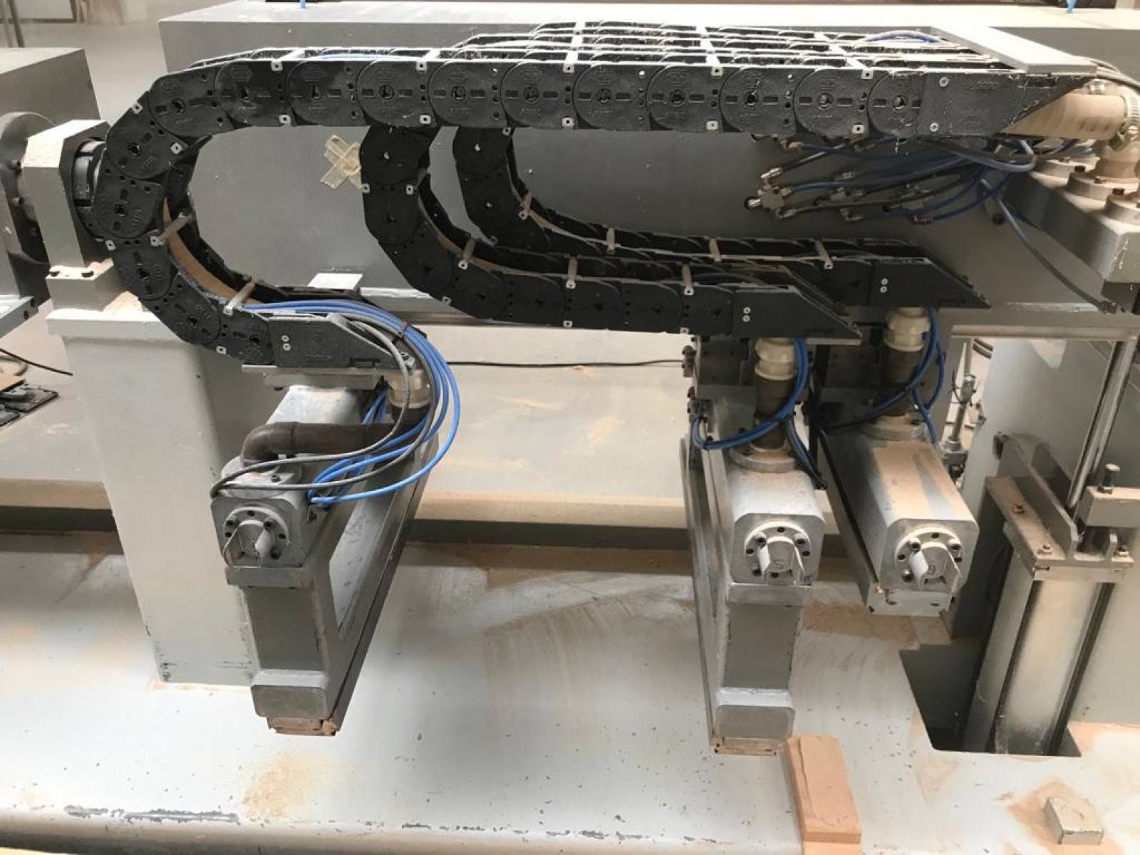 CNC machining centre BACCI MX 5 CN buy second-hand