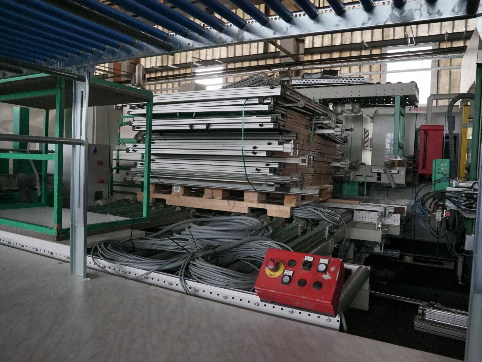 Production line for carcase furniture Drilling and assembly line for ...