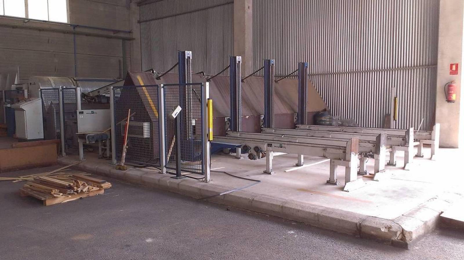 Stacking and destacking device Automatic loading and unloading system ...