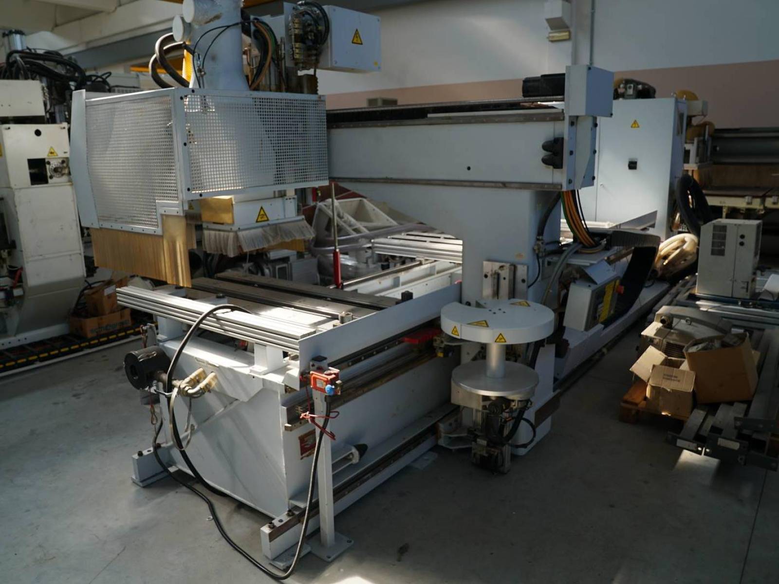 CNC machining centre WEEKE BP 140 buy second-hand