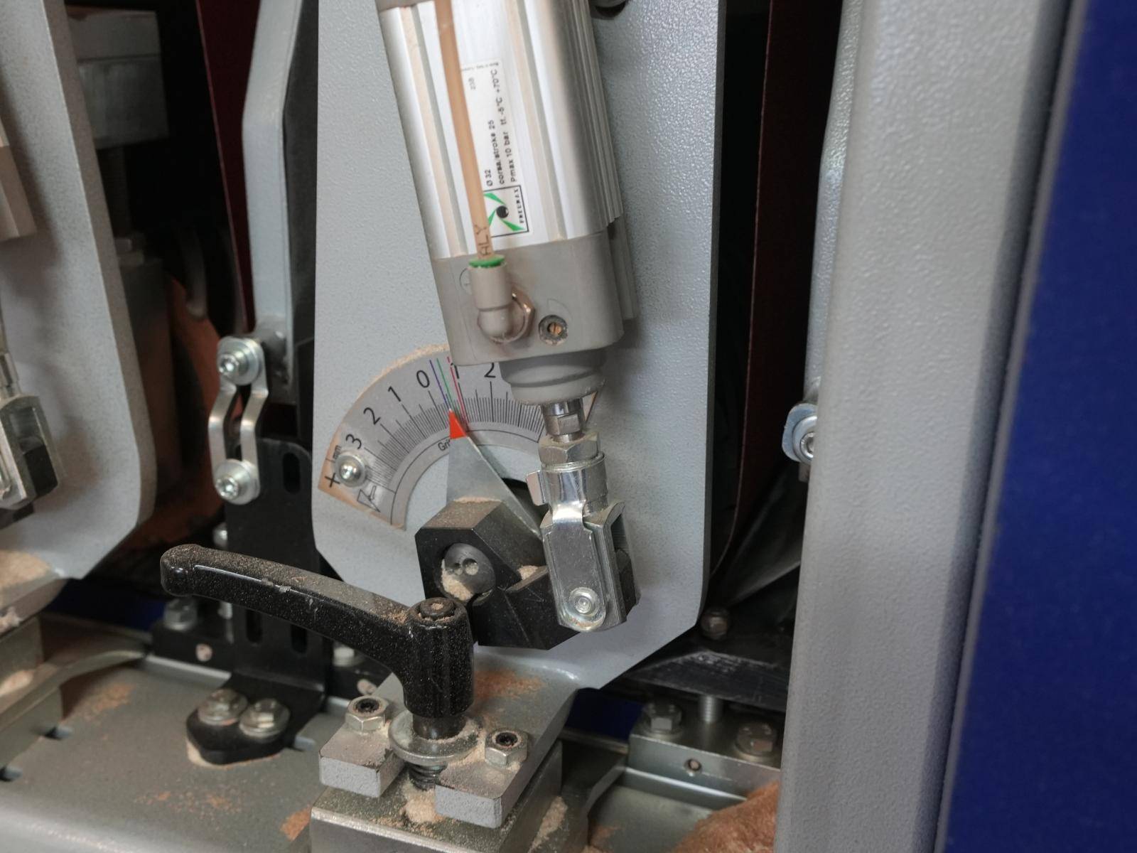 Auktion FELDER Breitbandschleifmaschine FW 1102