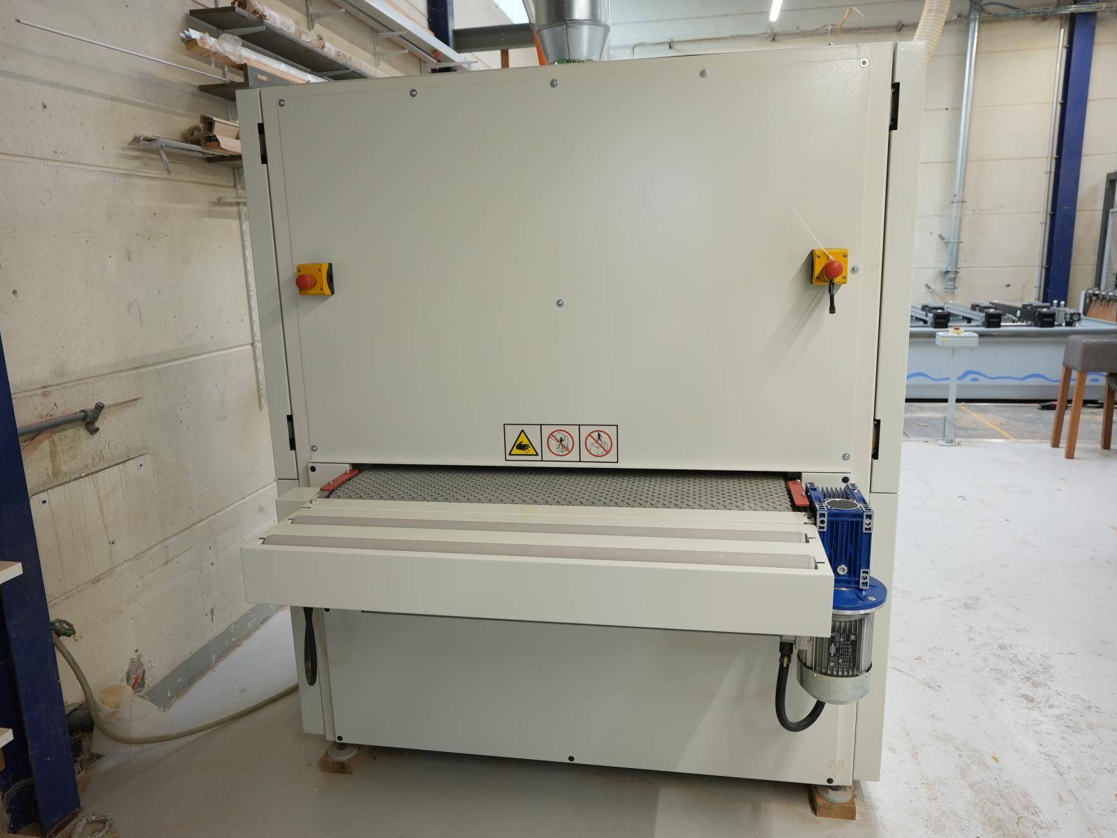 Auktion SCM Breitbandschleifmaschine DMC SD 30