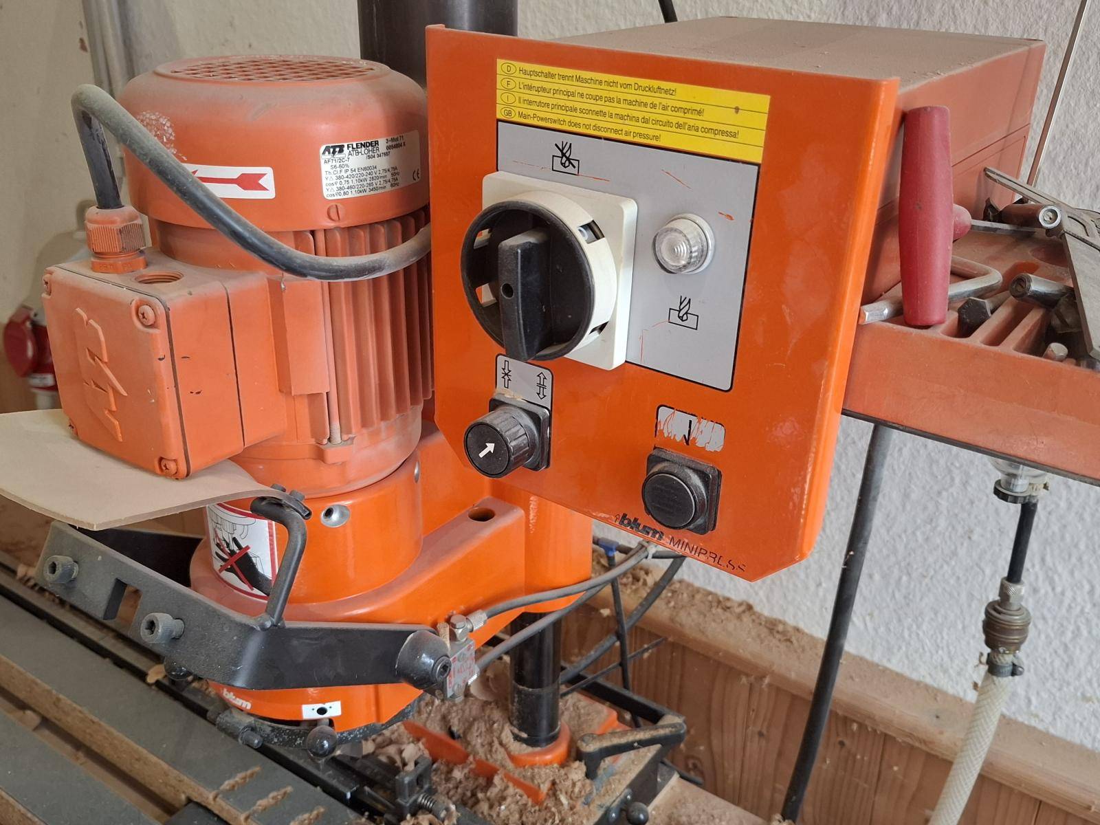 BLUM Hinge-hole boring machine MINIPRESS M51 P1000 buy second-hand