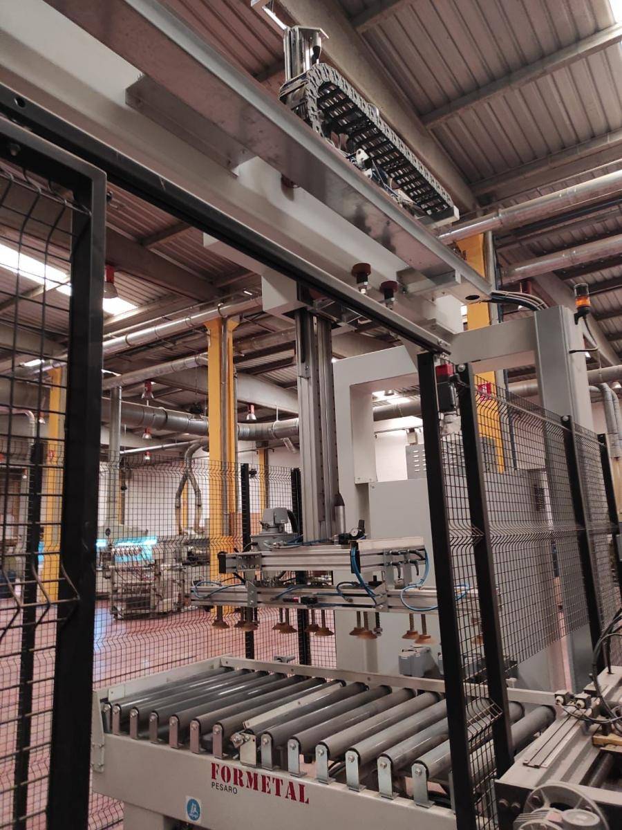 Stacking and destacking device Stacking and destacking device FORMETAL ...