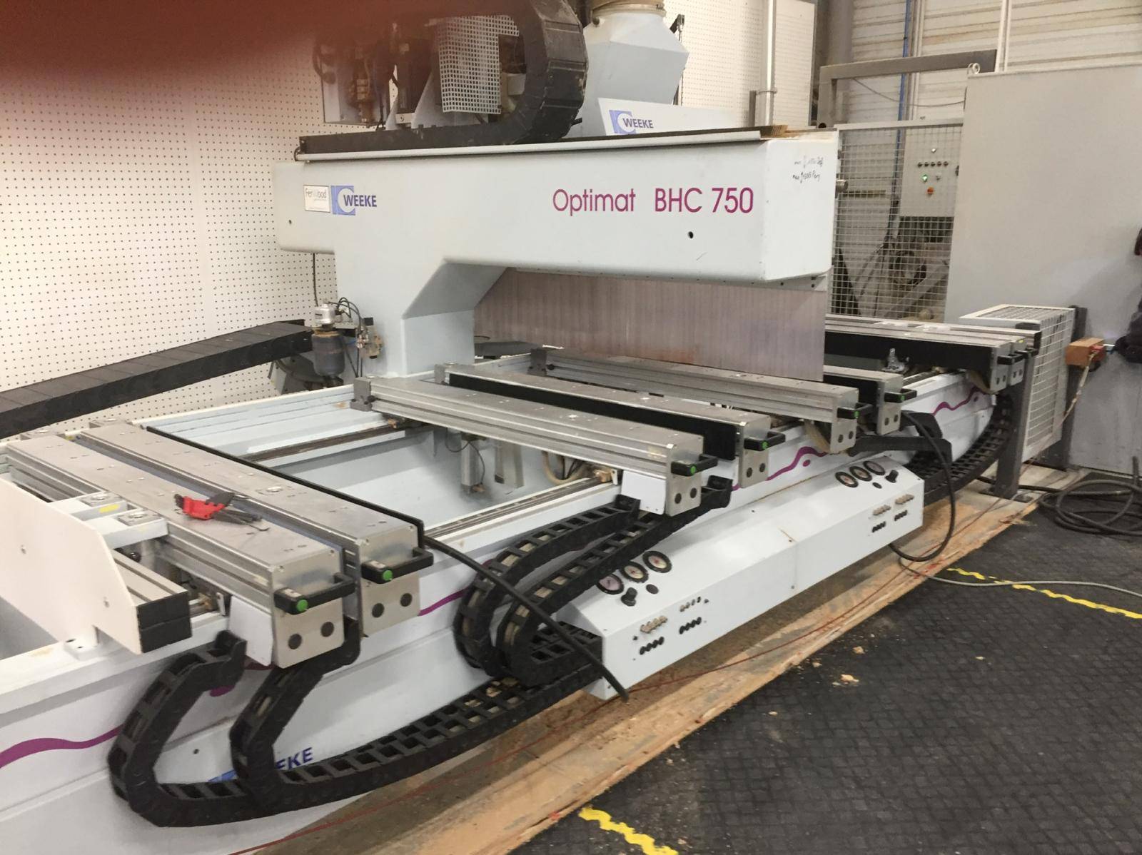WEEKE CNC machining centre BHC 750 buy second-hand