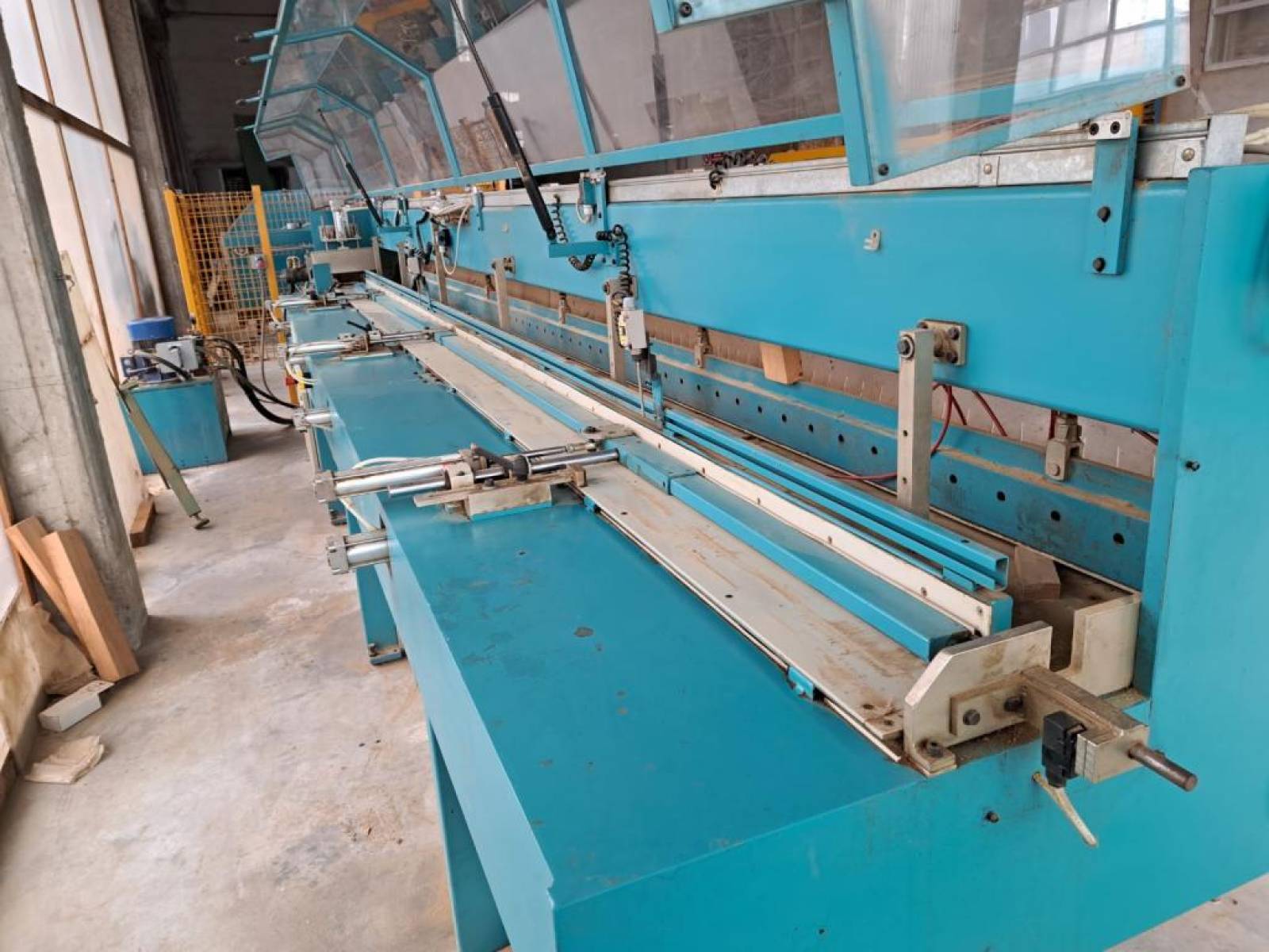 SPANEVELLO Compact finger jointing line buy second-hand