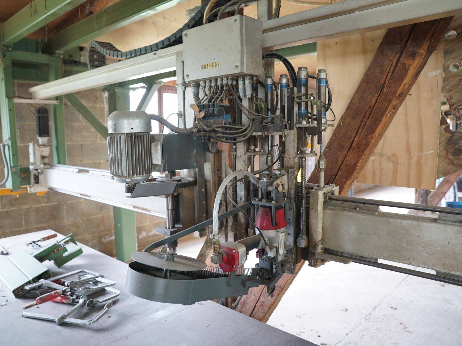 Production line for pallets Automated nailing machine WEINMANN ...